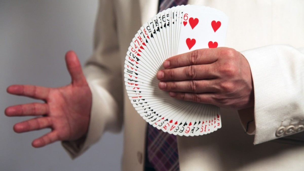 Magic Curator: Robert Moreland | Visit Savannah