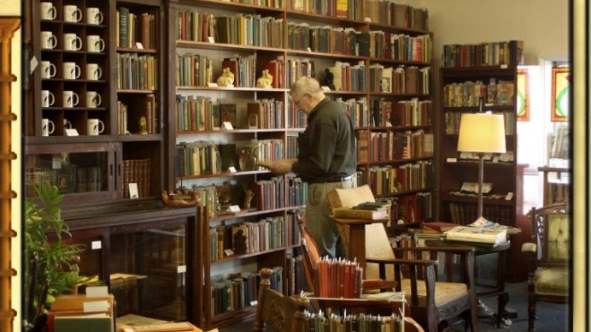 Books on Bay | Visit Savannah